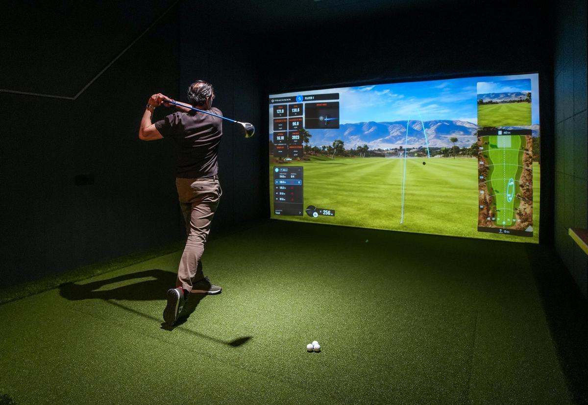 GOLF: El golf Indoor llega a València con Fire Iron Golf