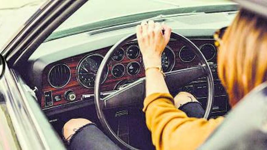 Día internacional de la mujer conductora