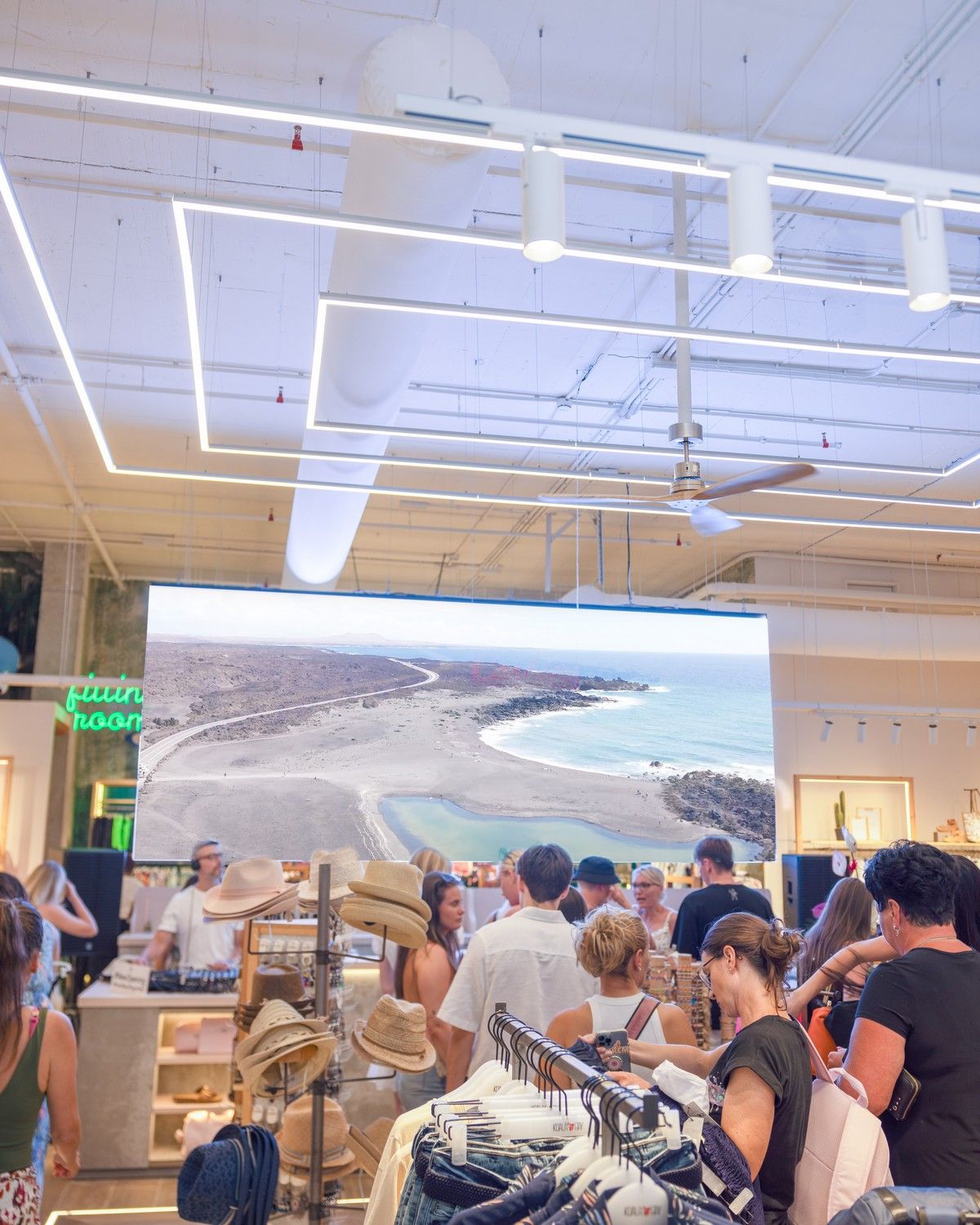 FOTOS: Koala Bay inaugura nueva tienda en Mogan Mall