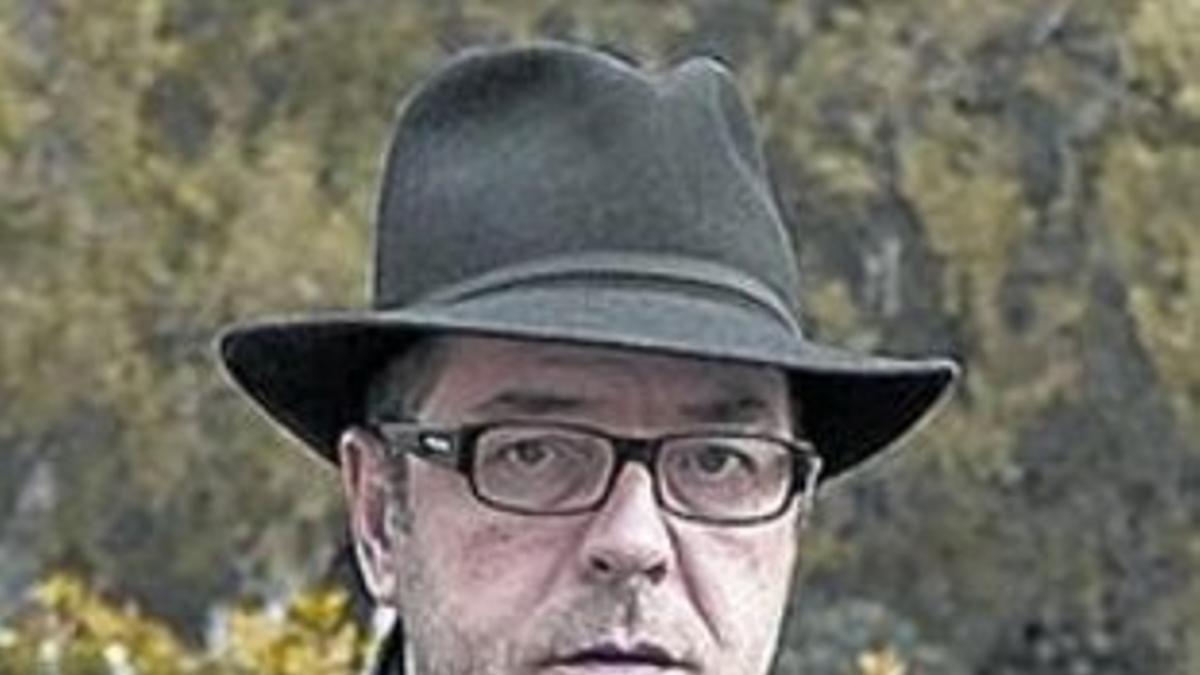 Abel Folk se recupera de una neumonía