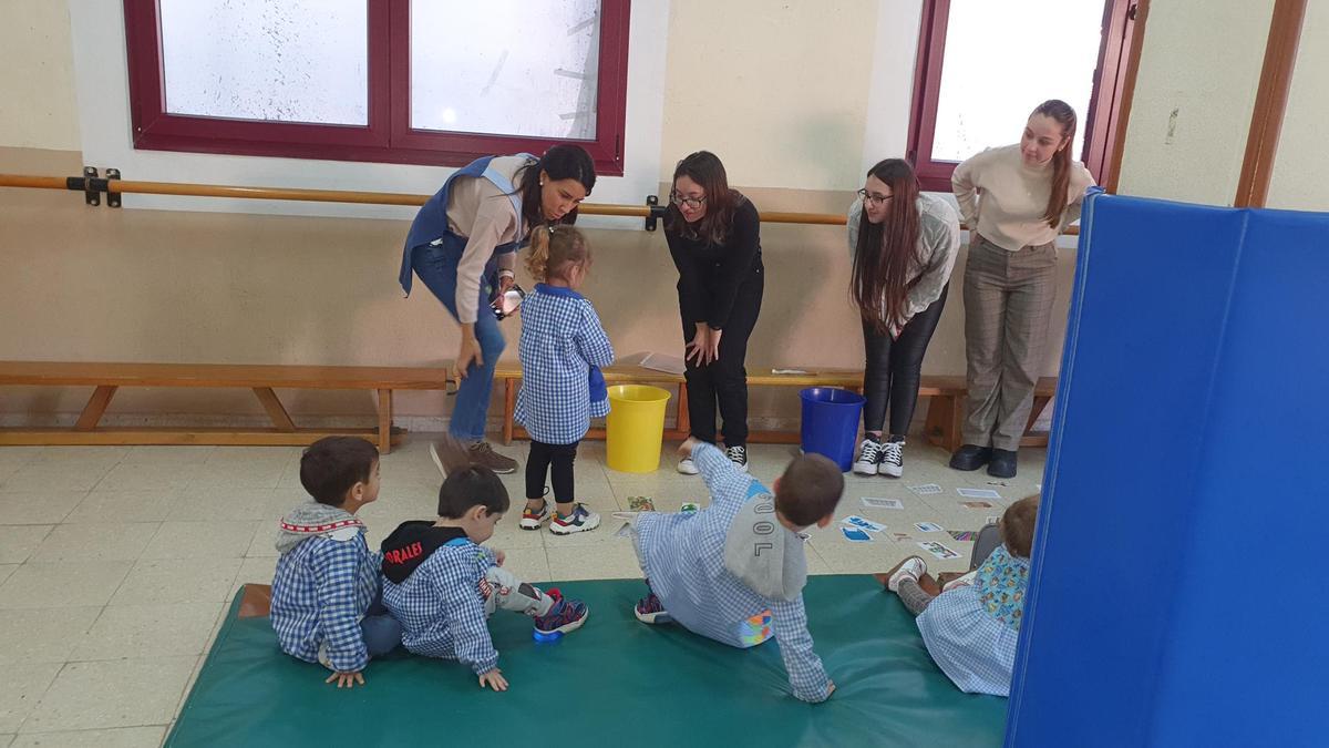 Reciclando desde el colegio: Alumnos del IES El Batán enseñan a niños ...