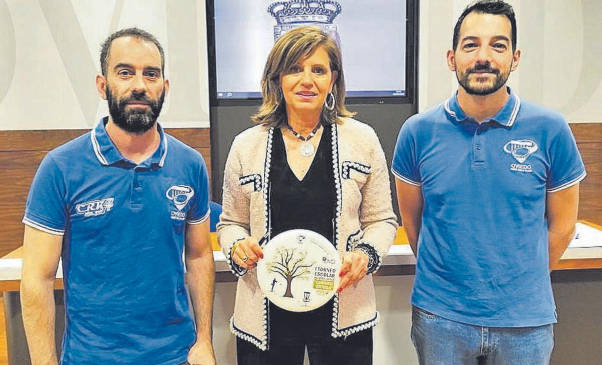 El Ayuntamiento de Oviedo instala un bucle magnético donado por Apada