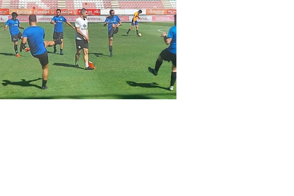 Miguel Delfín dimite como entrenador del CD Benavente