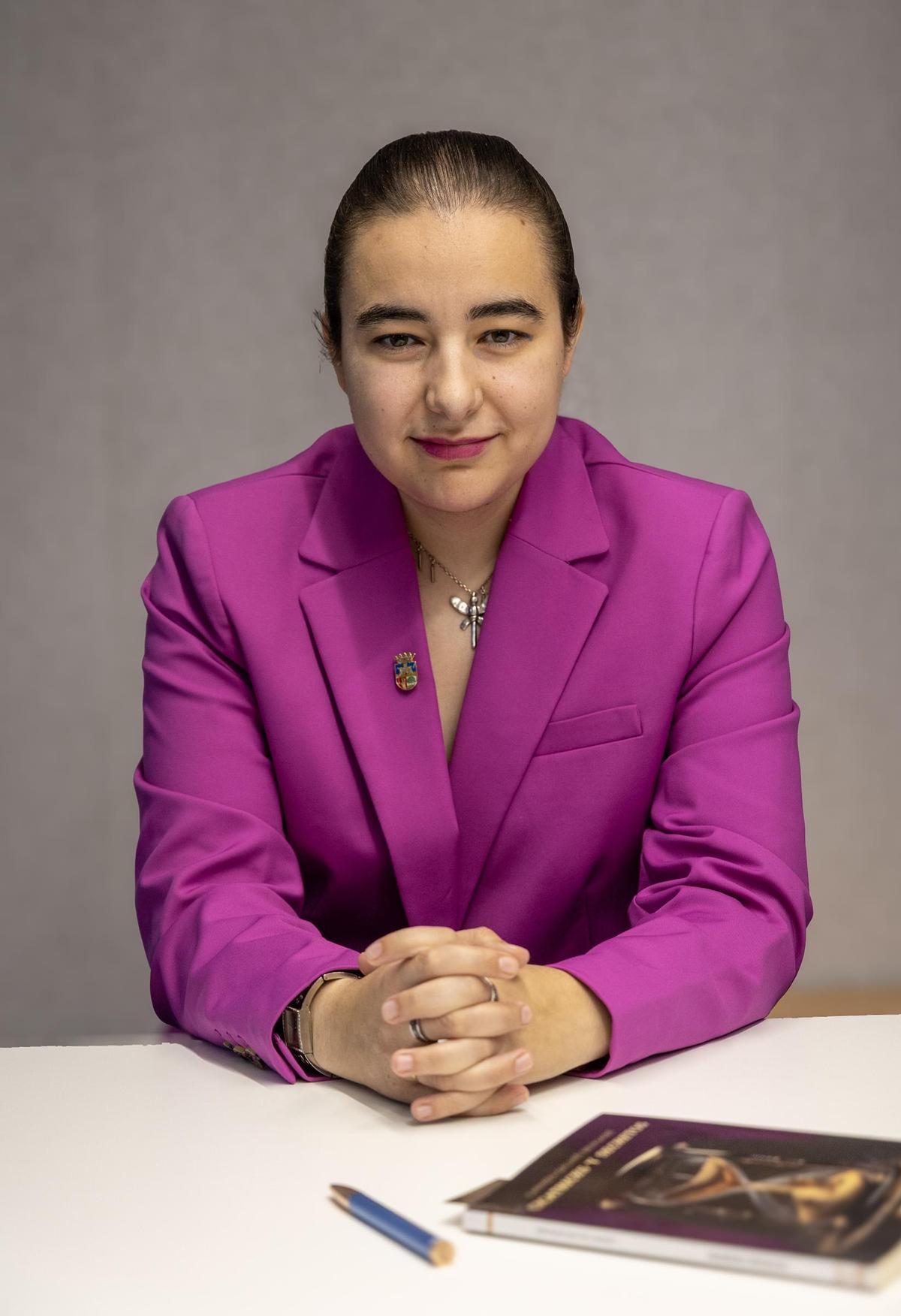 Carmen Galvañ, la escritora de Alicante con más de 50 premios ...