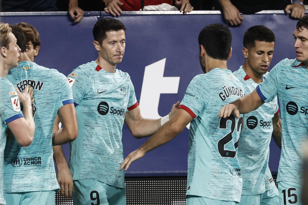 Barcelona's Lewandowski recovers his nose for goal with brace for Poland