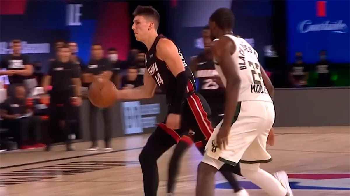 El tremendo pase de Tyler Herro