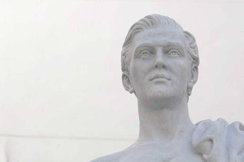 La nueva estatua de Claudio Marcelo - Diario Córdoba