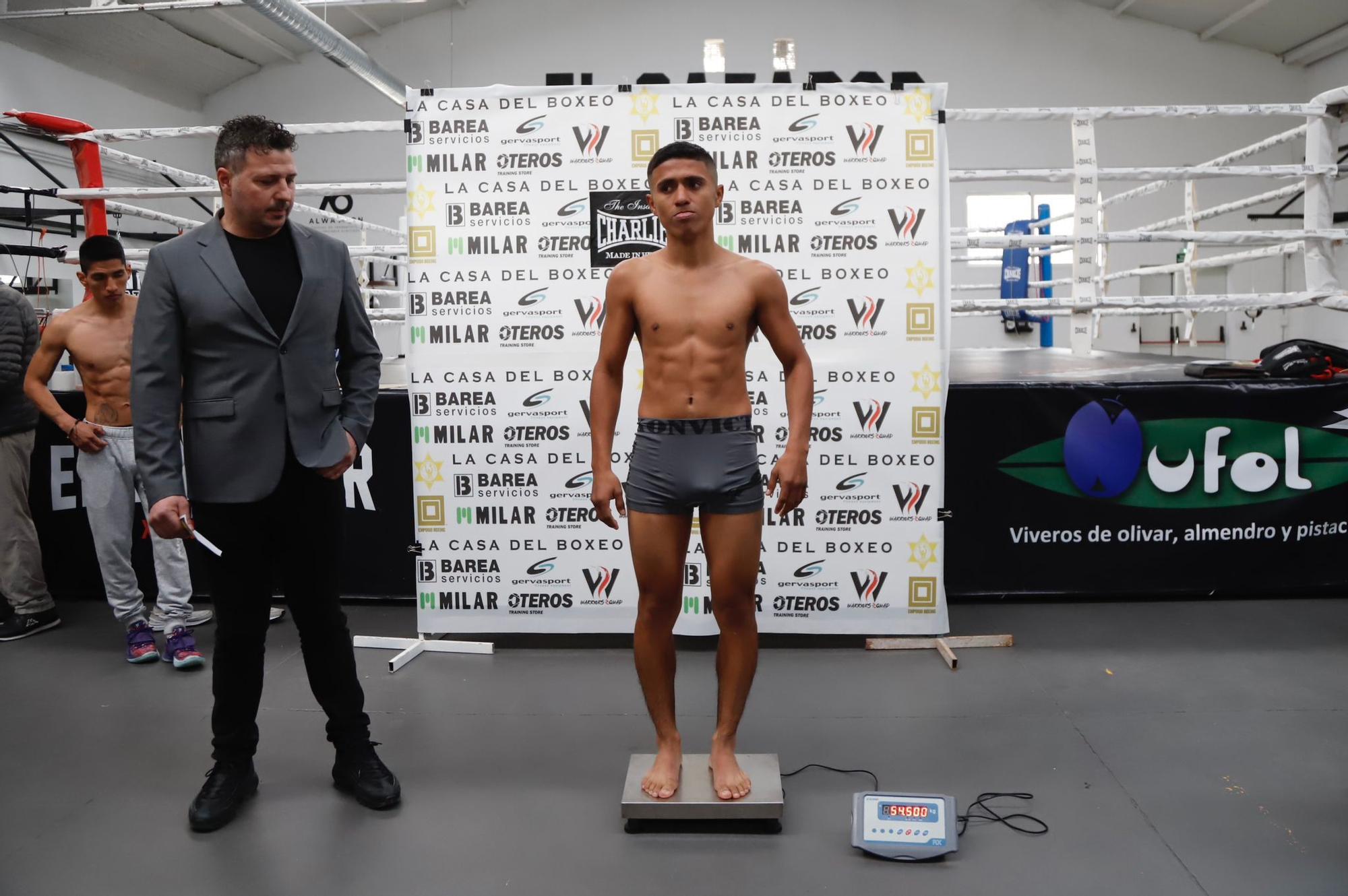 Las imágenes del pesaje de El Cazador Jr y Ronny Landaeta - Diario Córdoba