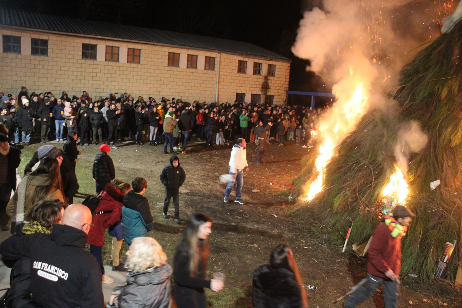 Puebla de Sanabria festeja el arranque de Las Candelas
