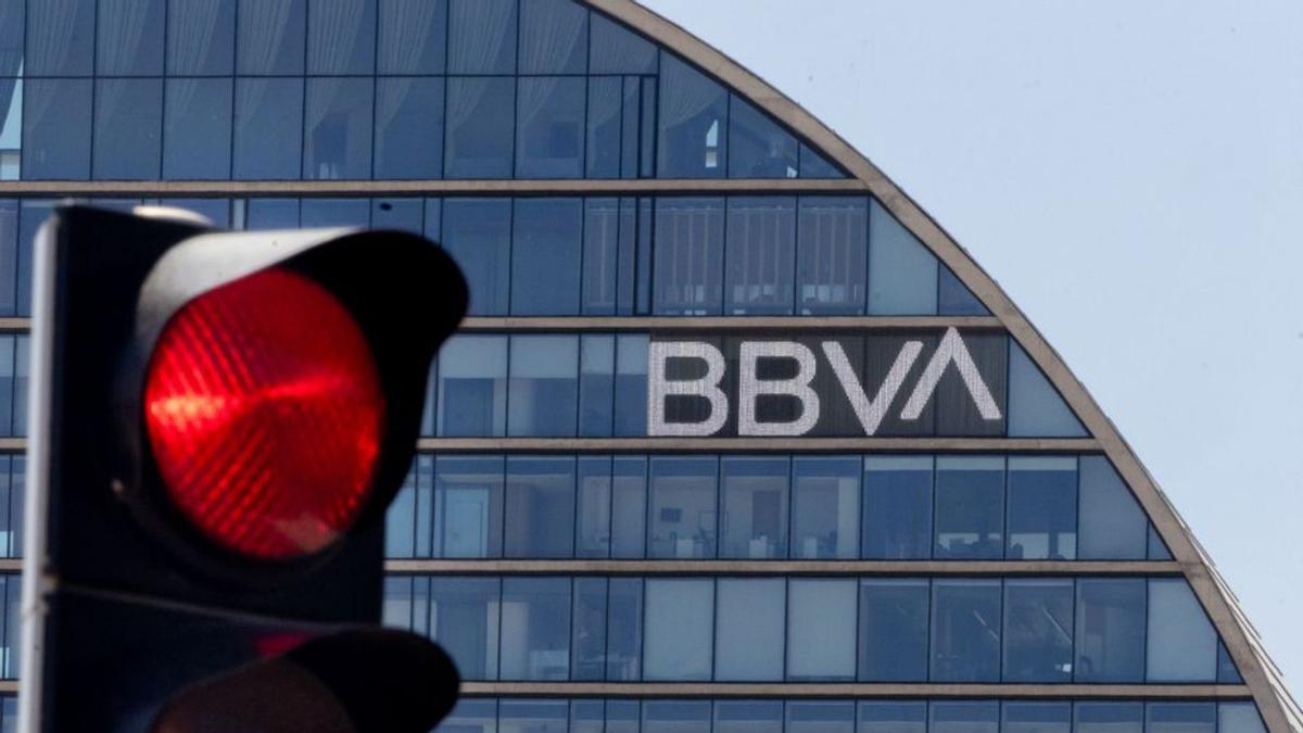 "Debe retirarse el anuncio del BBVA que pretende coaccionar a los ...