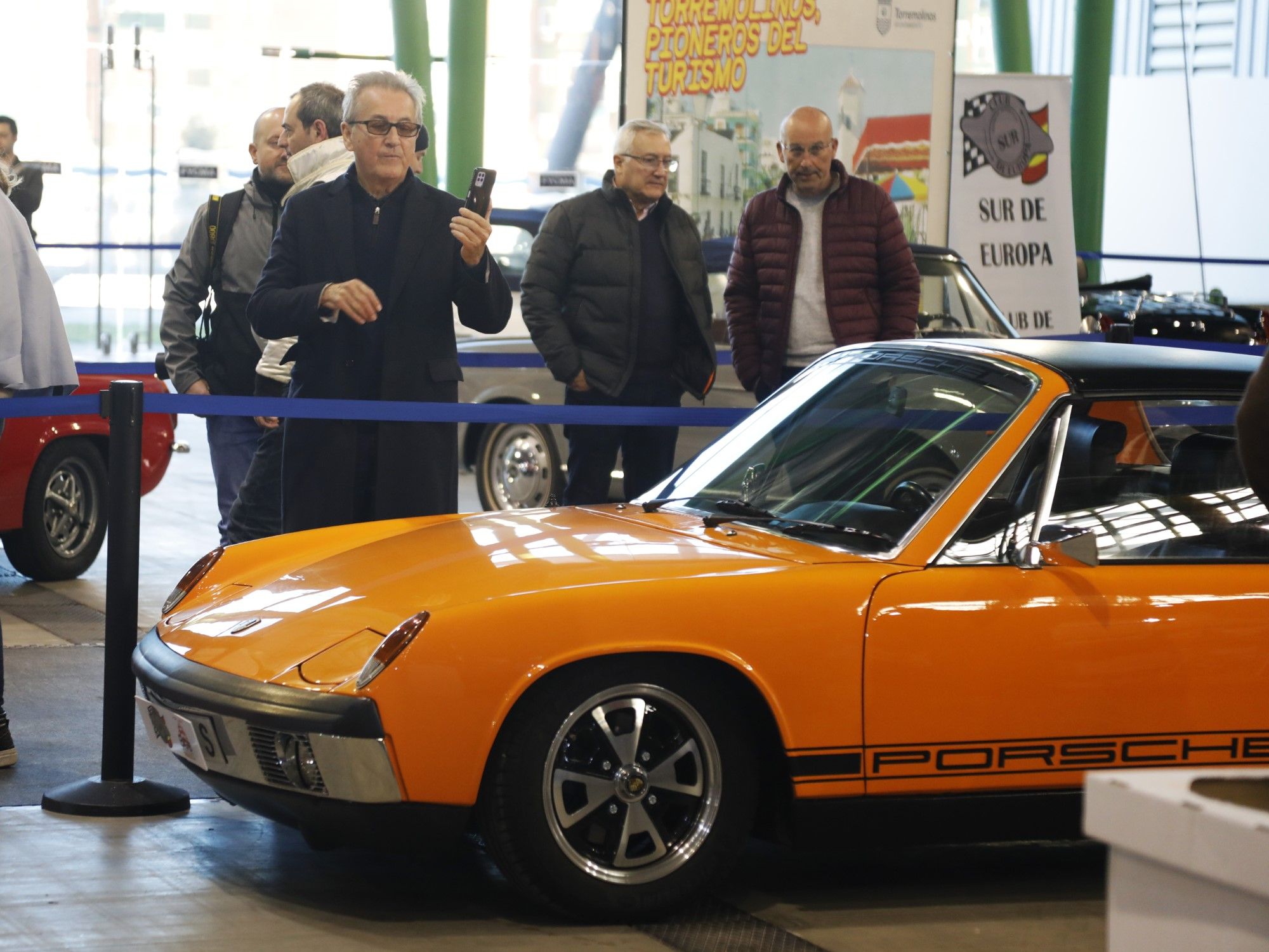 Retro Málaga abre sus puertas con sus vehículos clásicos en el Palacio de Ferias - La Opinión de ...