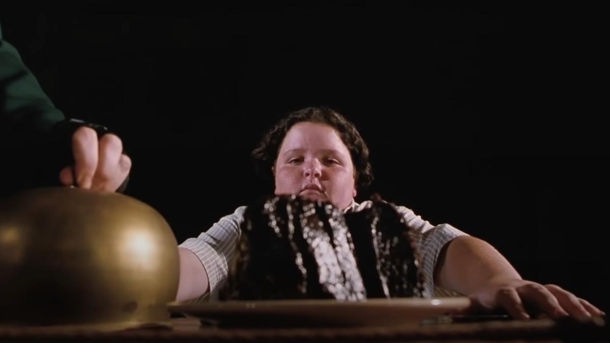 ¿Recuerdas la tarta de chocolate de la película 'Matilda'? Te damos la ...