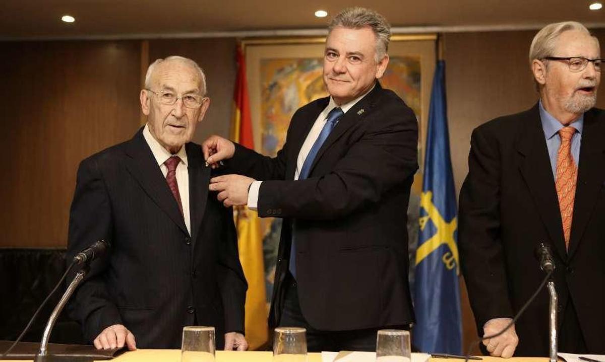 Javier de Montini, "Manzana de Oro" del Centro Asturiano de Madrid
