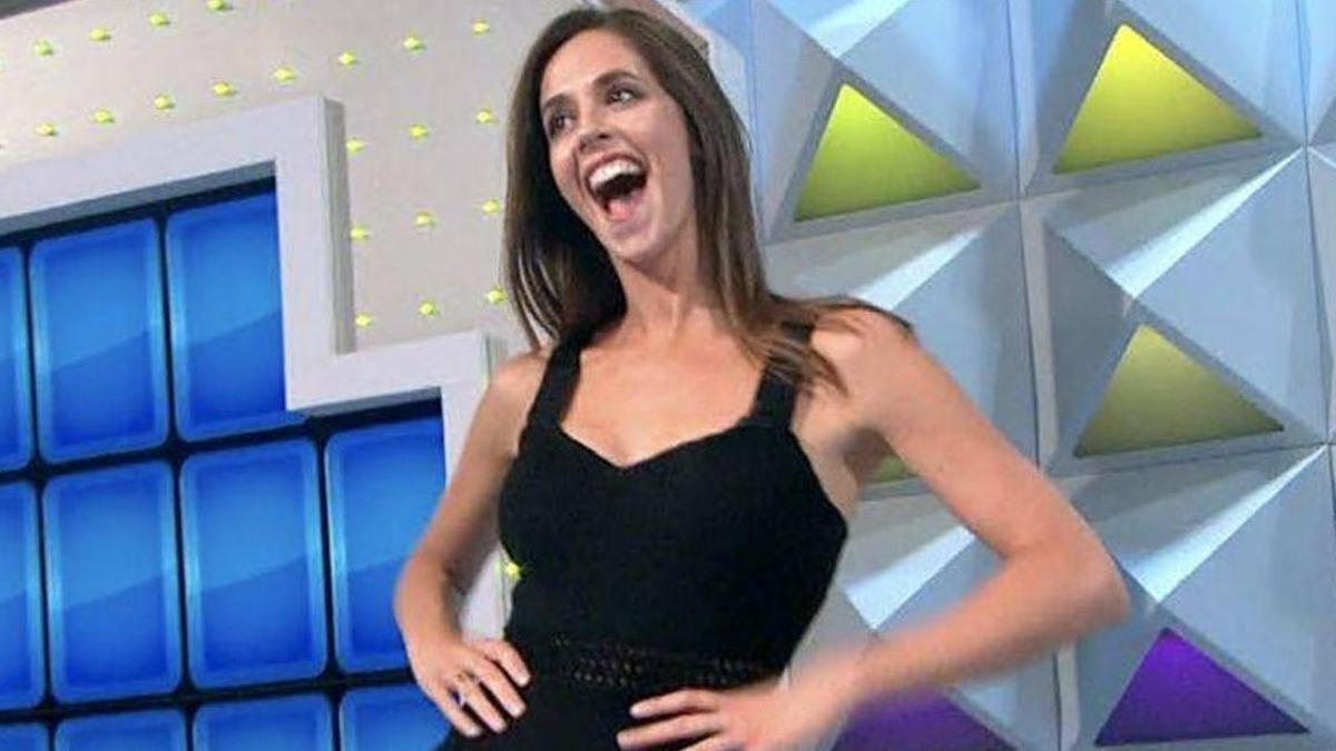 RULETA DE LA SUERTE: La azafata Laura Moure vive un momento muy sensual en directo: "Disfruto"