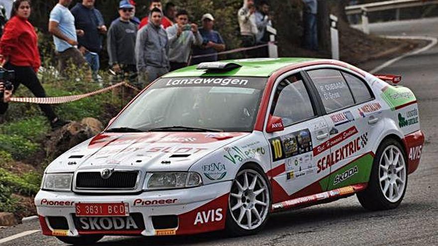 Armas suda su triunfo en Teror