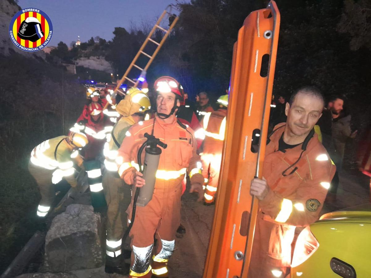 Rescate de una mujer en el Pou Clar de Ontinyent