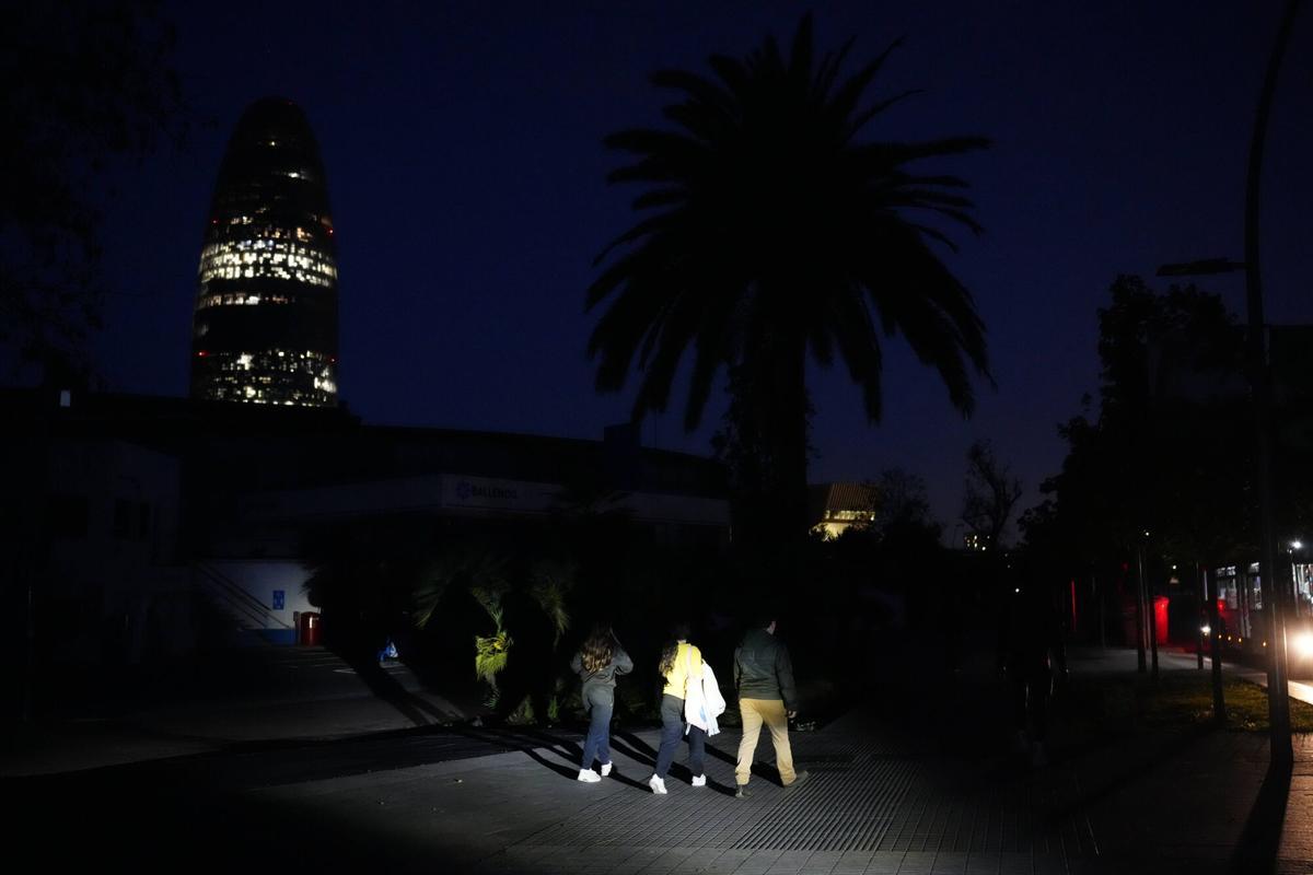 Barcelona sufre el gran apagón hasta la madrugada