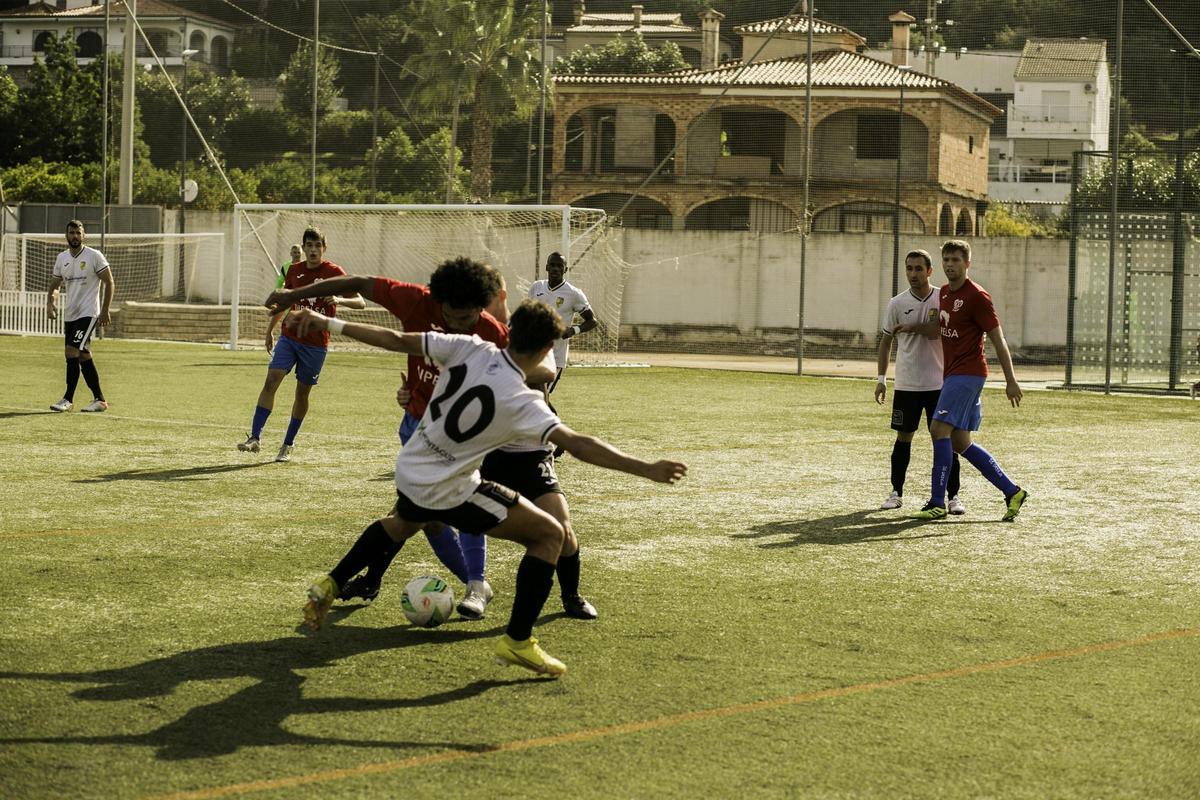 El CE la Font, a ganar y a esperar el fallo de sus rivales