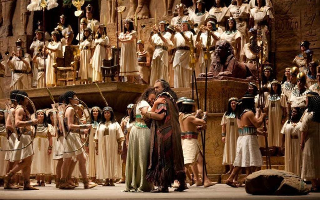 Las pirámides de Giza acogen a Aida, de Verdi - Viajar