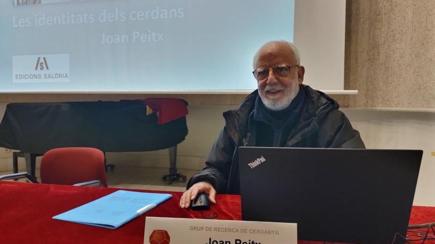 El professor Joan Peitx presenta el seu llibre sobre els cerdans