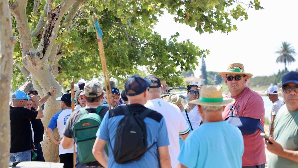 Protesta en Cullera: Los pescadores defienden que sus cañas no molestan ...