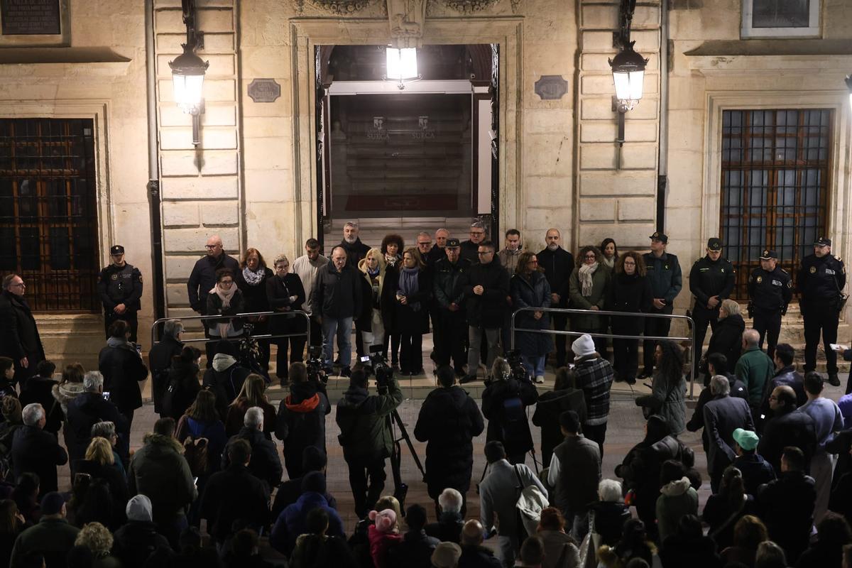 Crimen en Sueca: Concentración para mostrar el dolor por la trágica ...