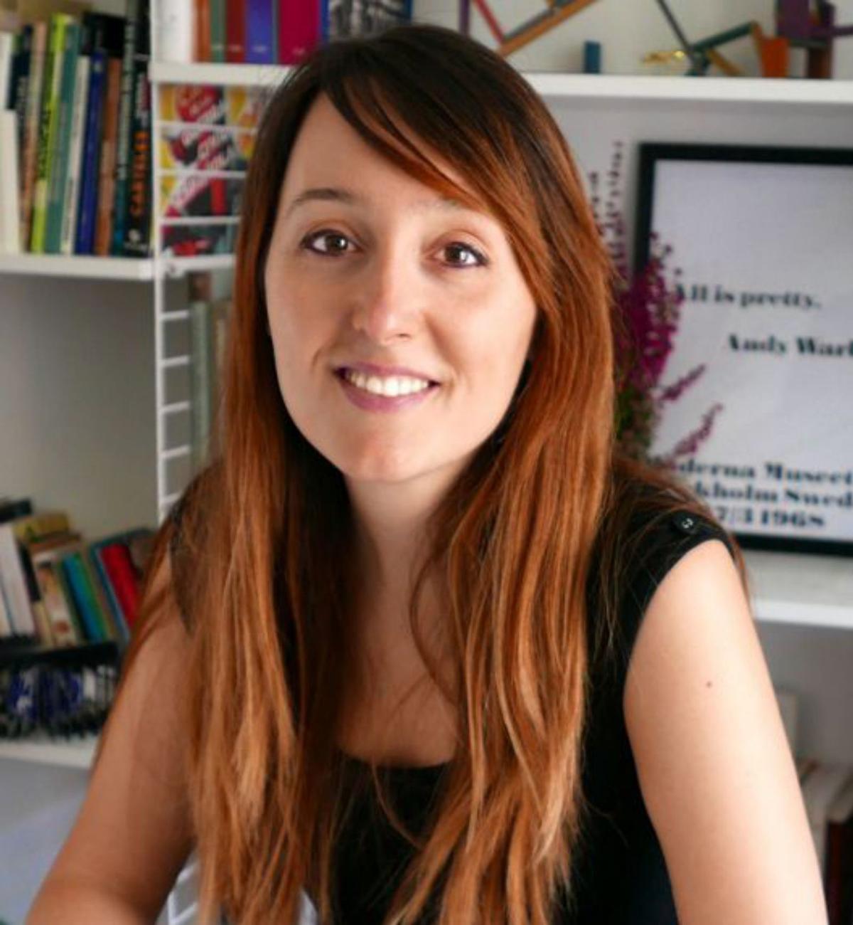 El proyecto "mágico" de Cova Sandes que invita a regalar cultura por ...