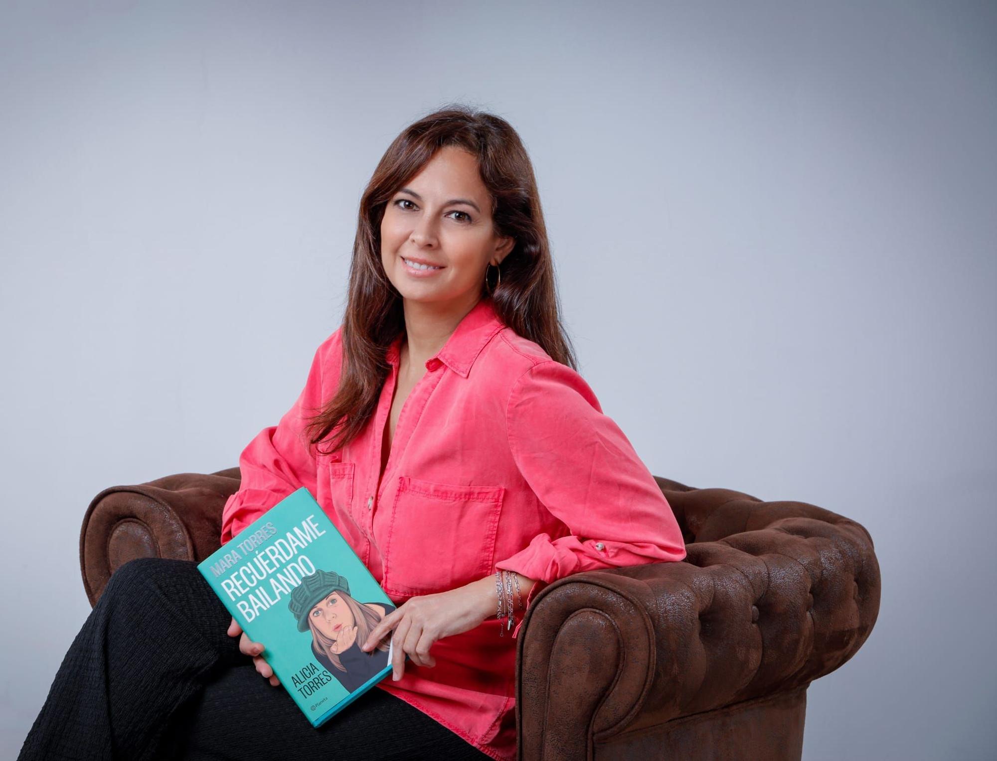 MARA TORRES | La periodista y escritora Mara Torres presenta en ...