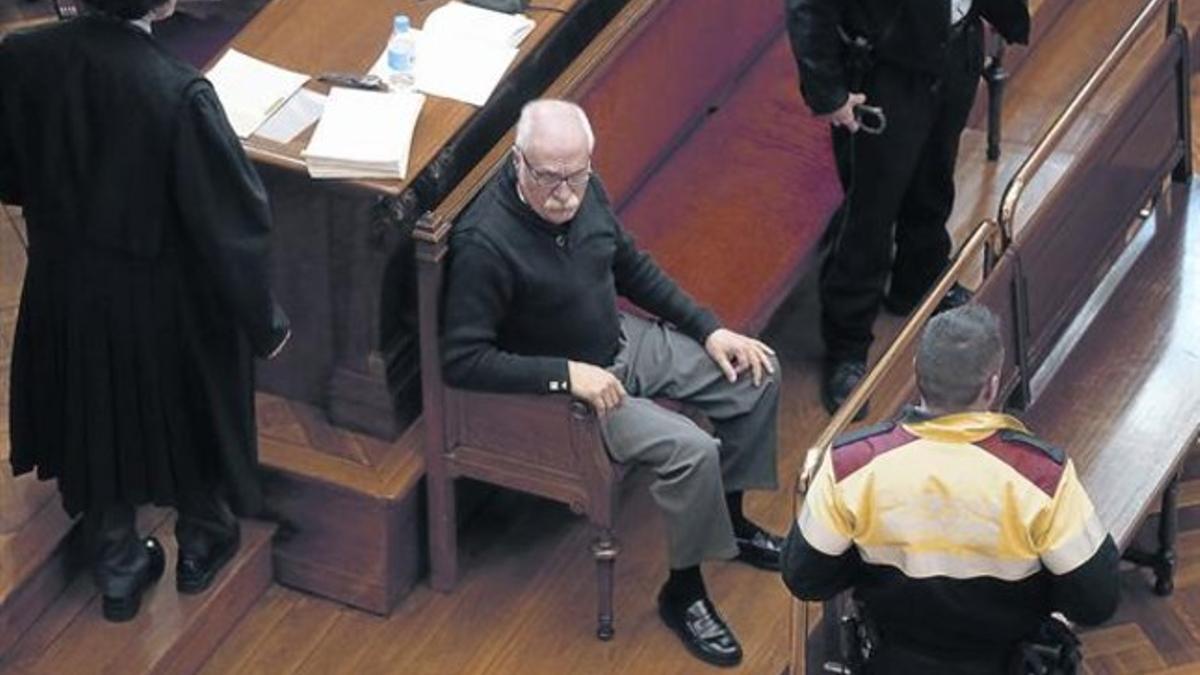 El acusado del triple asesinato intenta incriminar a su ex - El Periódico