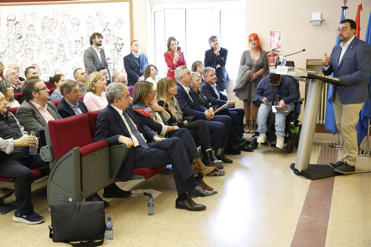 EN IMÁGENES: José Luis Rodríguez Zapatero, en un acto sobre inclusión ...