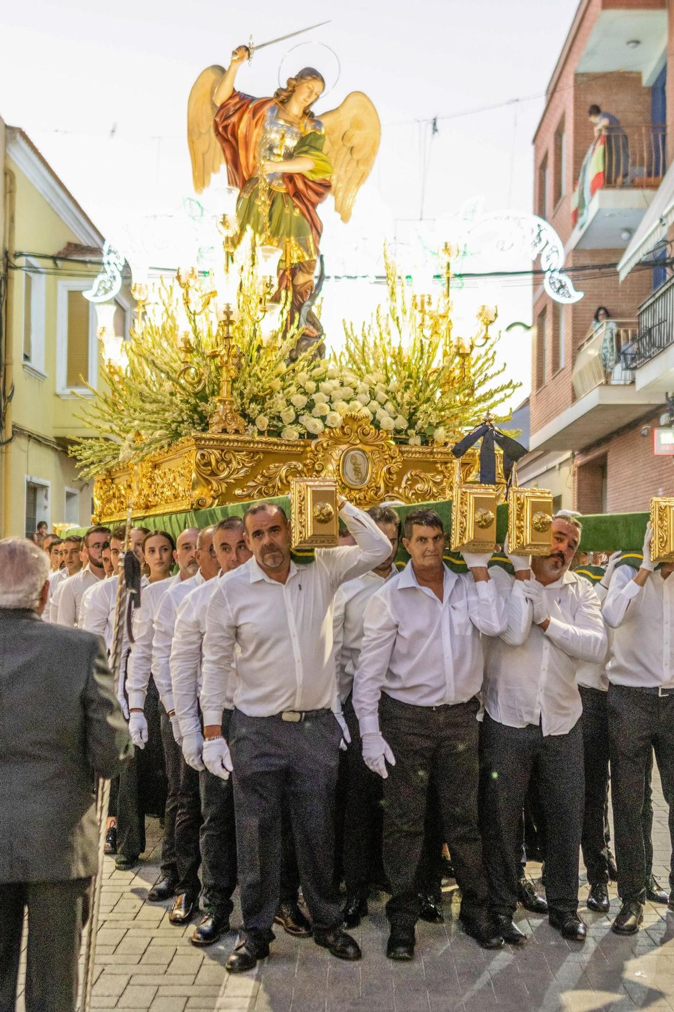 Procesión de San Miguel en Daya Nueva