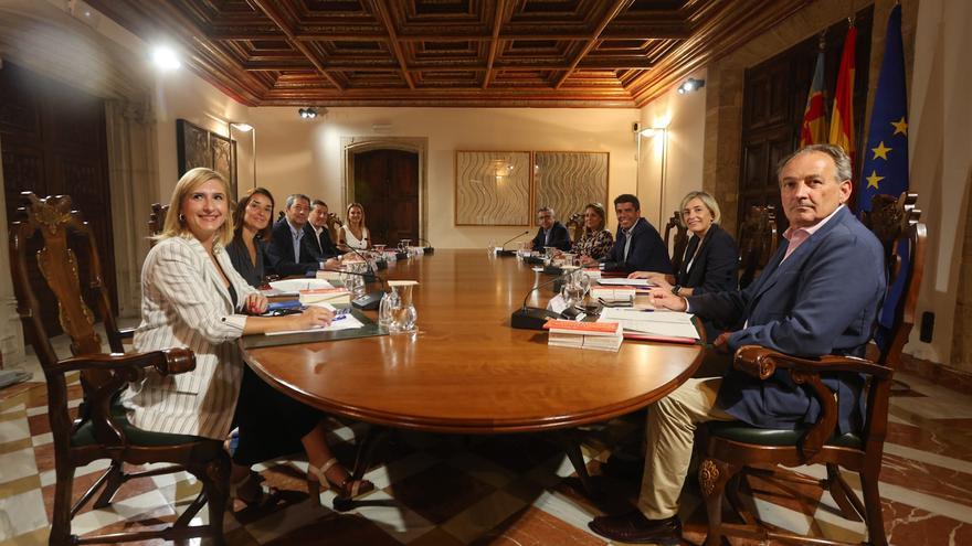 Mazón se rodea de excargos del PP en el segundo escalón del Consell y premia a fugados de Cs ...