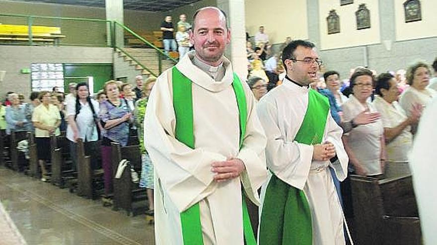 Nuevo párroco para ir de la mano