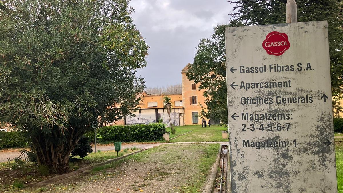 USOS FÀBRICA GASSOL SALT | Una residència d’avis, una piscina o un ...