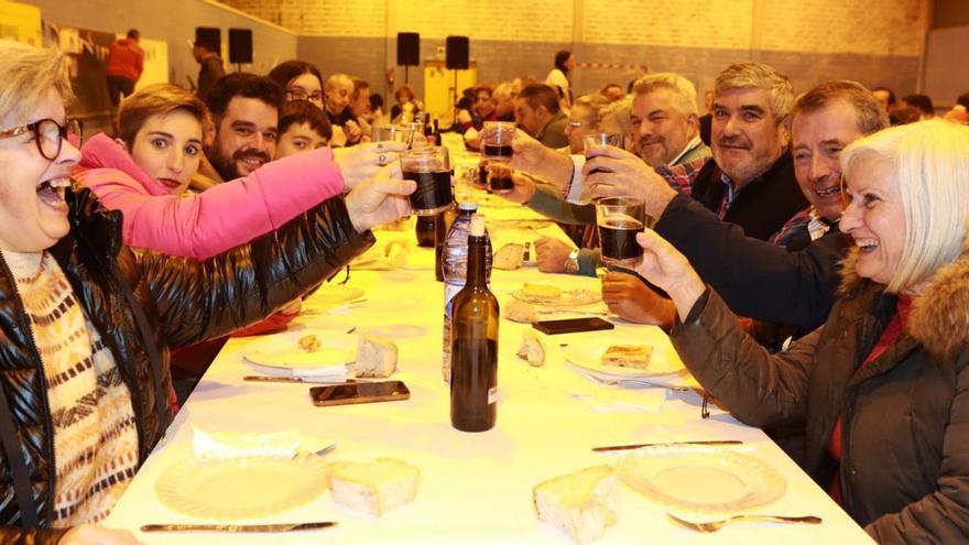 Cercio inaugura su ciclo cultural con una exposición y un magosto