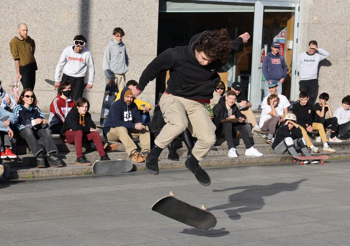Oda al “skate” en la Praza da Estrela con los NTC Games
