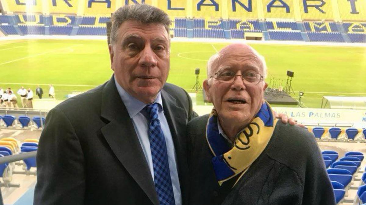 Muere Segundo Almeida, la voz que puso alma al deporte canario y a la ...