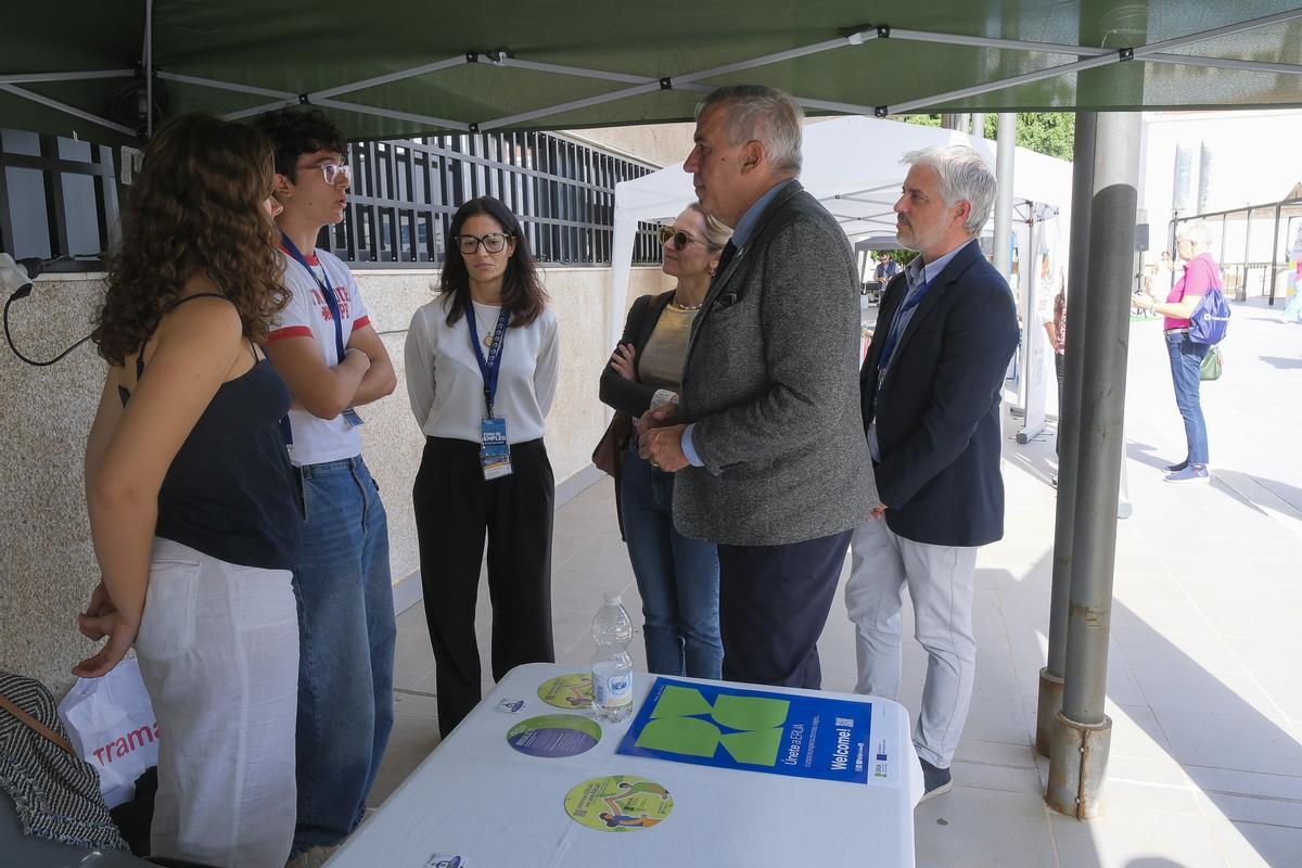 UNIVERSIDADES | Y tú, ¿qué quieres ser de mayor? Las profesiones del ...