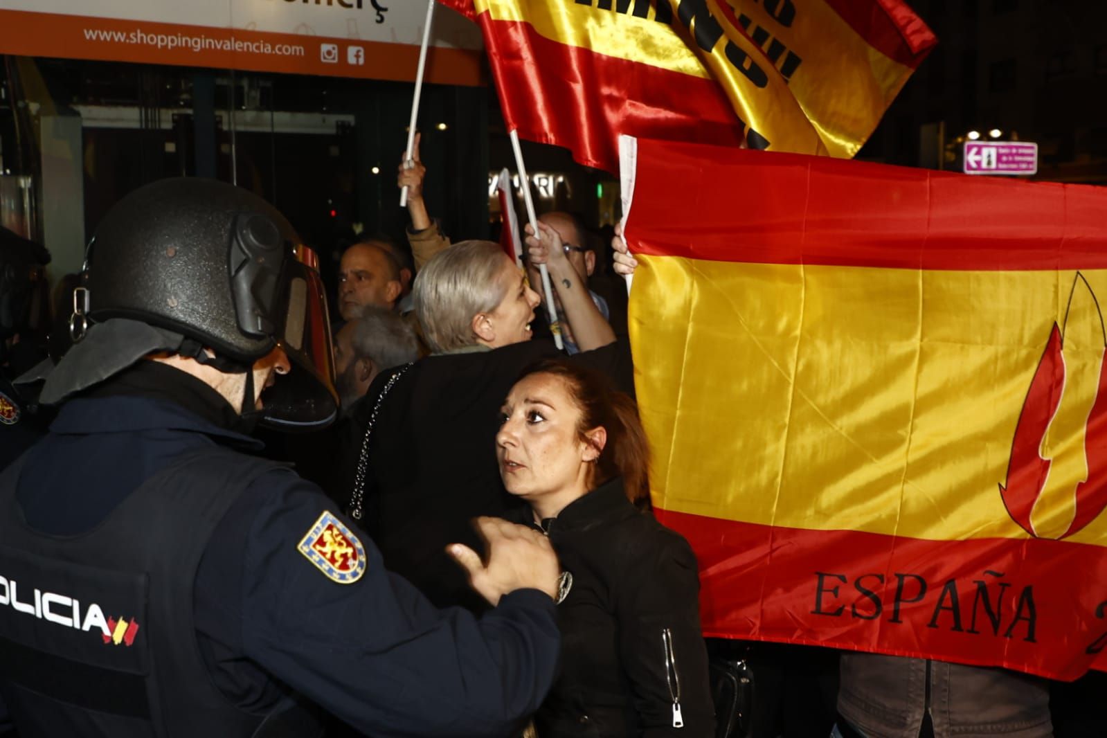 Tensión en la cuarta jornada de protestas en València contra la amnistía