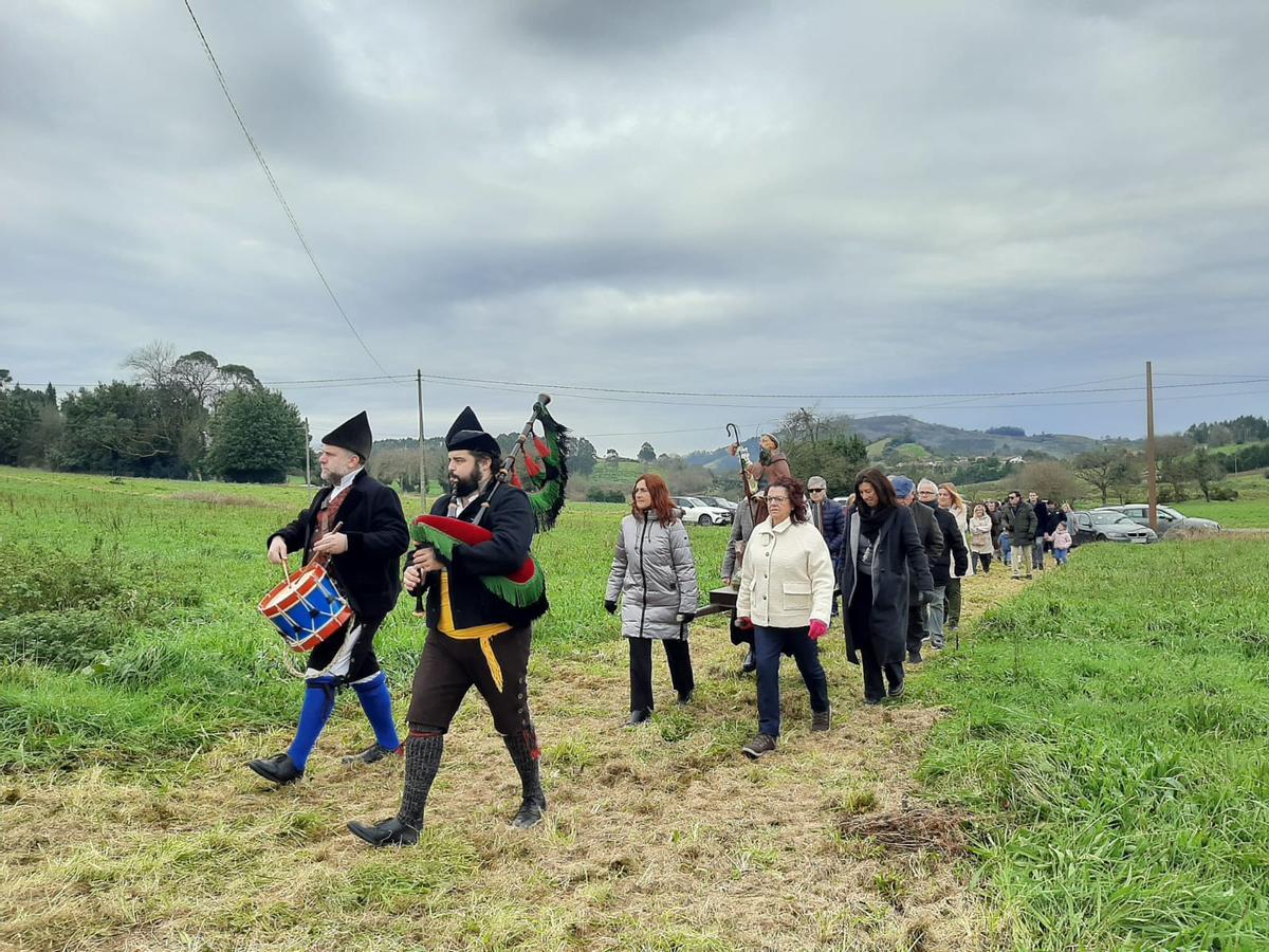 Robledo (Llanera) festeja a San Antón: así ha sido la celebración en la ...