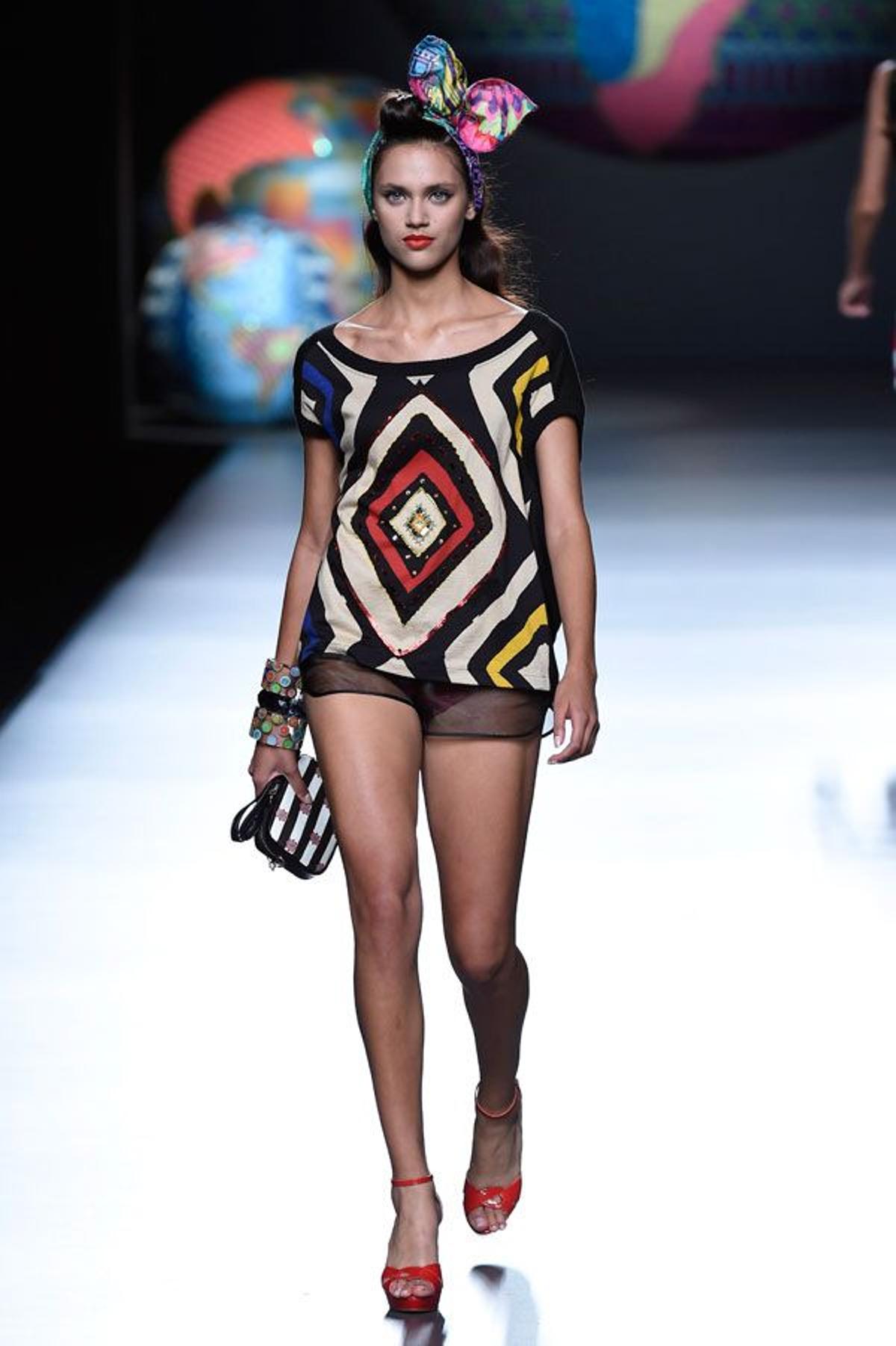 Desigual nos adentra en un viaje por la moda - Woman