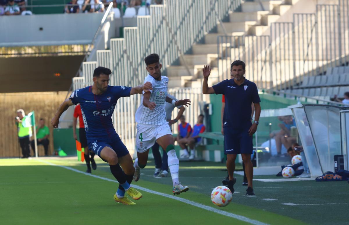El Córdoba CF ficha al defensa Carlos Albarrán