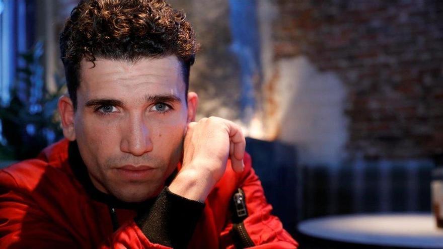 Jaime Lorente se lanza a la música con 'El Cid' en capilla