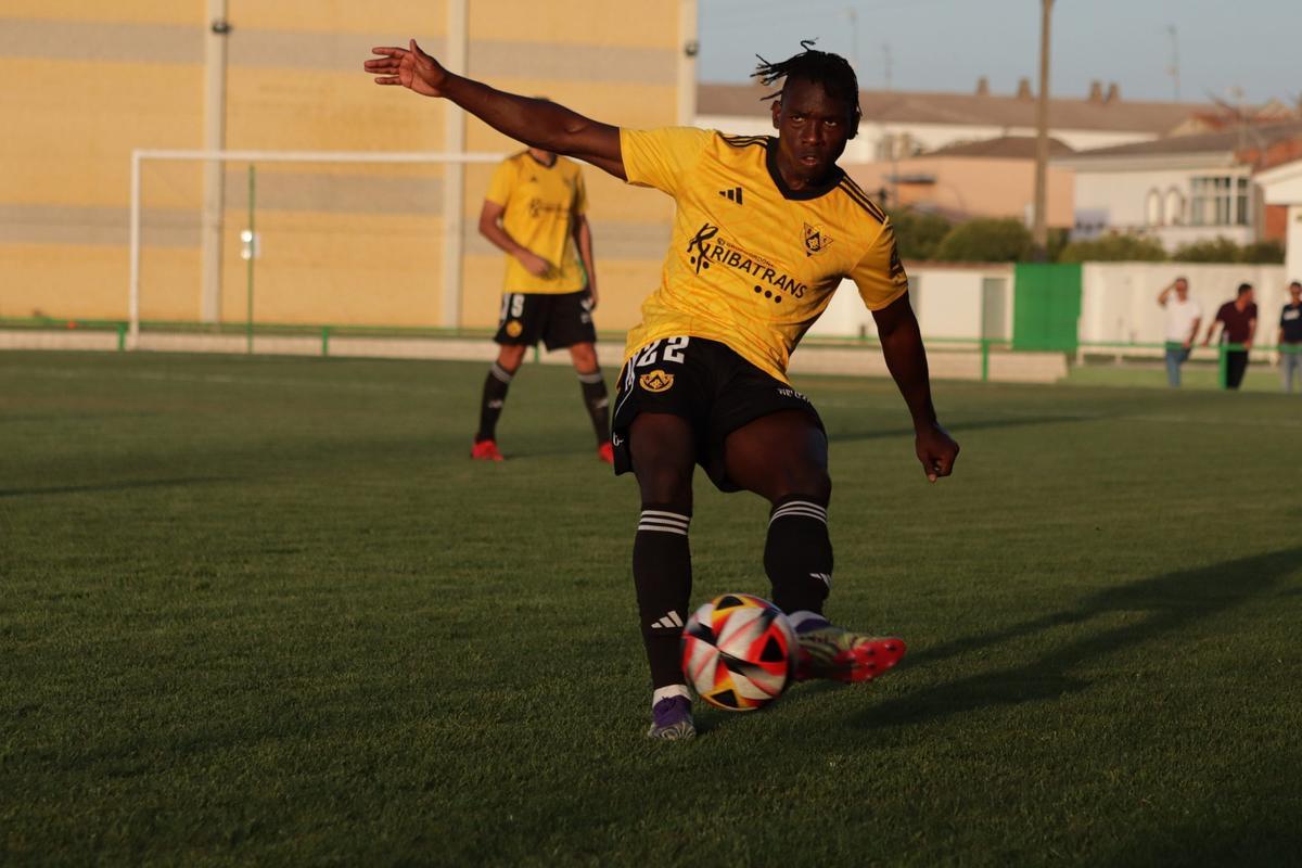 Karim y Matovu podrían no estar listos para el inicio liguero del Cacereño