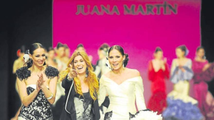 Juana Martín triunfa con la colección 'Gitanas en el albero'