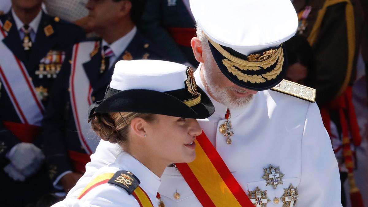 REY FELIPE VI ABRAZO PRINCESA LEONOR | El emocionante abrazo entre el ...