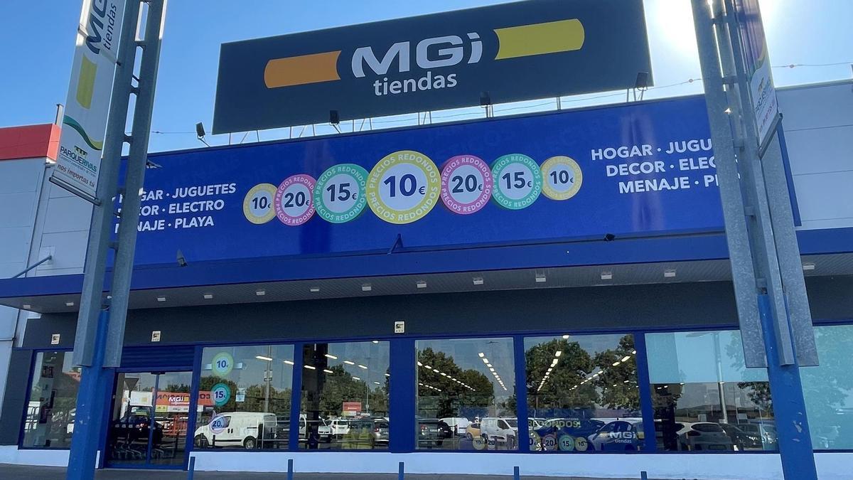 NUEVA TIENDA EN EL FARO DE BADAJOZ | El Faro de Badajoz incorpora esta ...