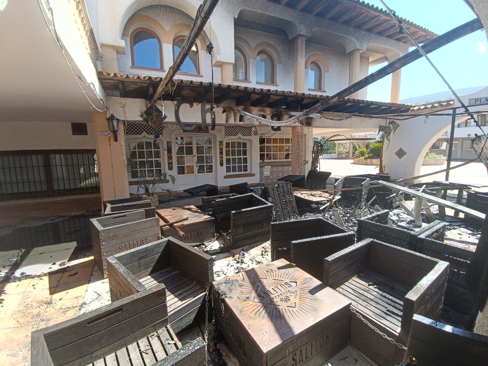 Incendio en Palma: así ha quedado el bar del complejo Riu Palace, en ...