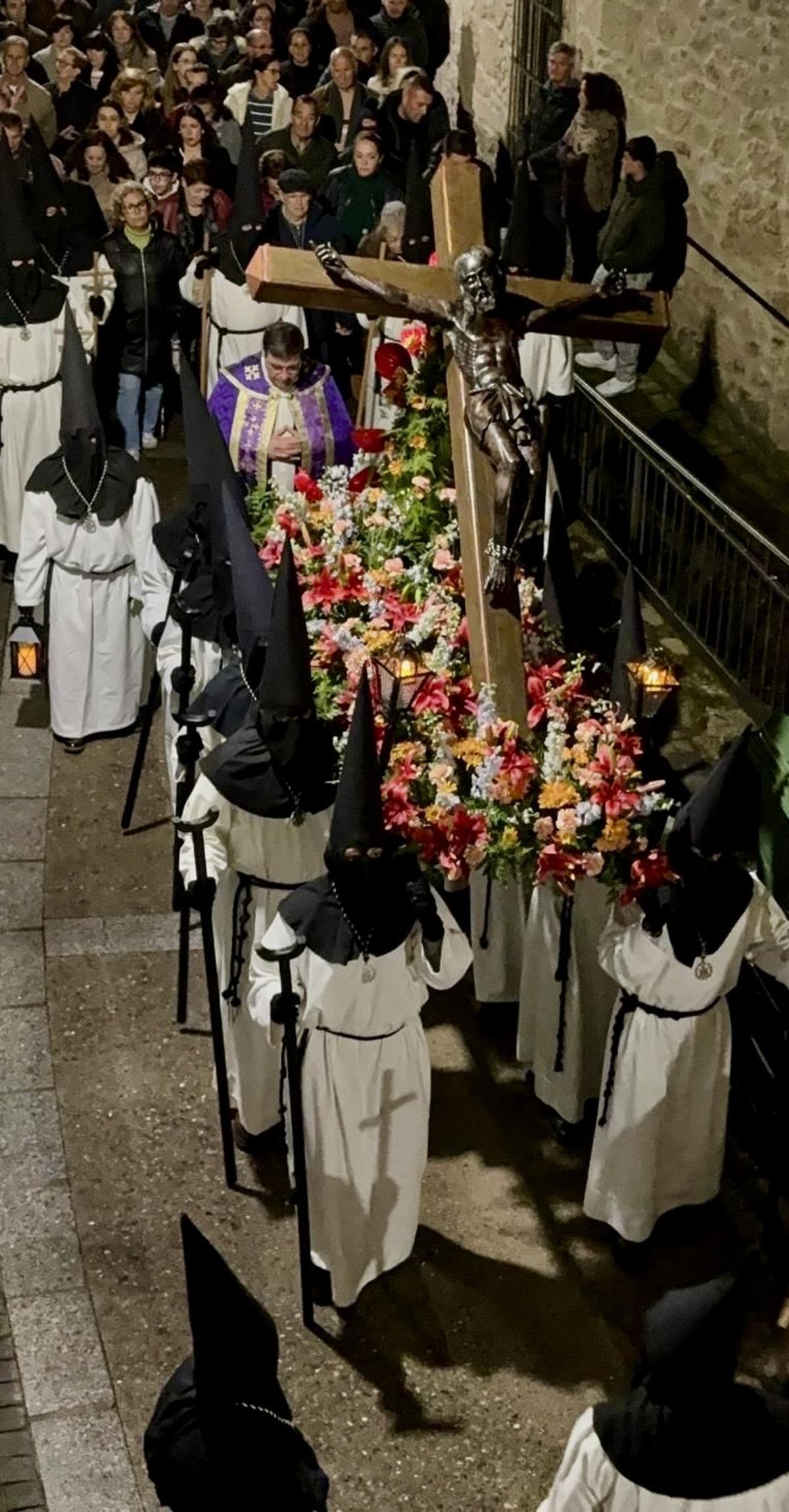 Cristo Negro Cáceres: El otro Cristo Negro cacereño: la talla de ébano ...