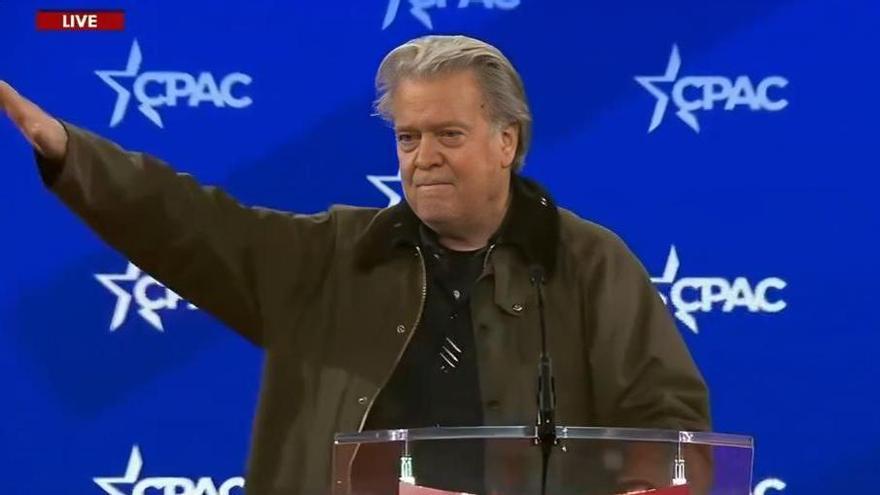 Steve Bannon calca el saludo nazi a un Elon Musk que utilizó la ...